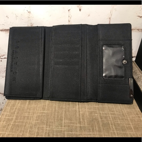 Reaction Kenneth Cole | Bags | Checkbook Size Wallet Kenneth Cole Black ...